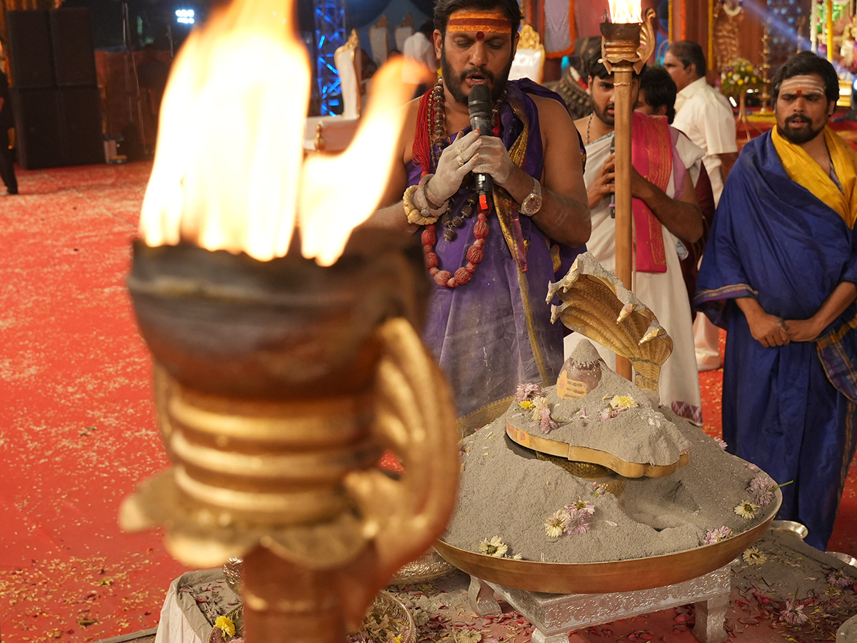 హైదరాబాద్ : ఎన్టీఆర్ స్టేడియంలో ఘనంగా కోటి దీపోత్సవం (ఫొటోలు) | Divine Celebrations At Koti ...